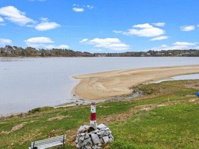 1 bedroom, Bourne MA 02532 103223477