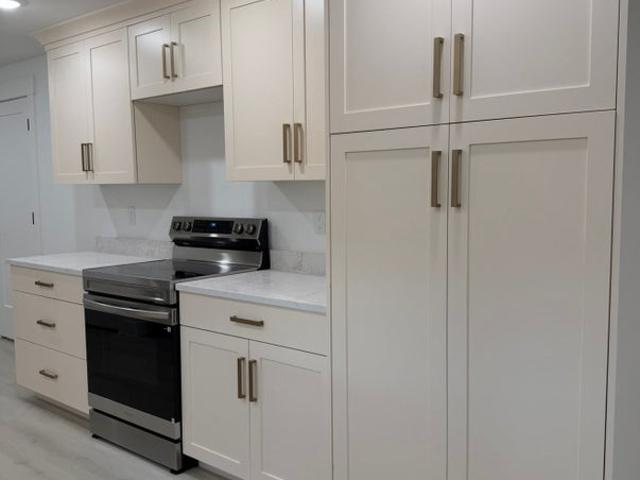1 Bedroom Bathroom | 1,000 Sq Ft