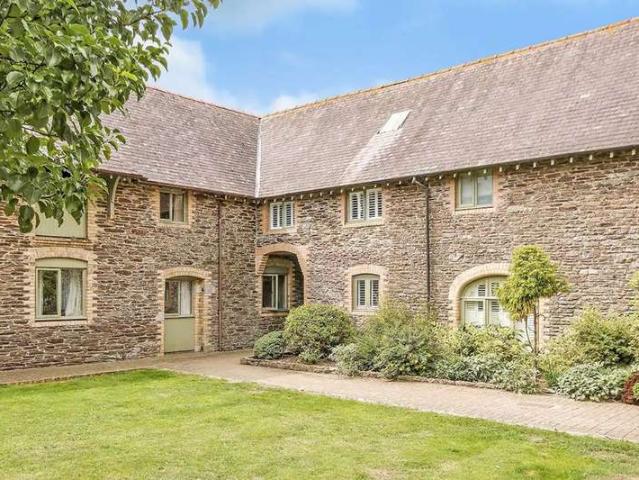 1 Bedroom Barn Conversion Character Property