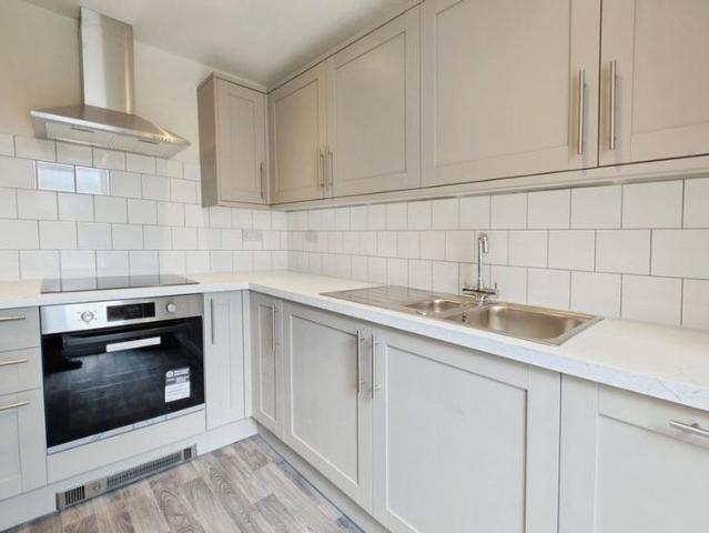 1 bedroom barn conversion to rent