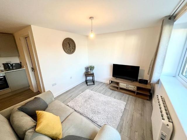 1 bedroom barn conversion to rent