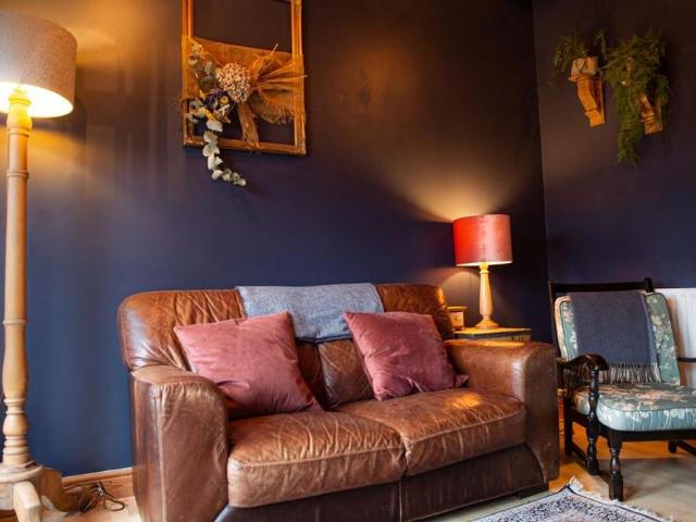 1 bedroom barn conversion to rent