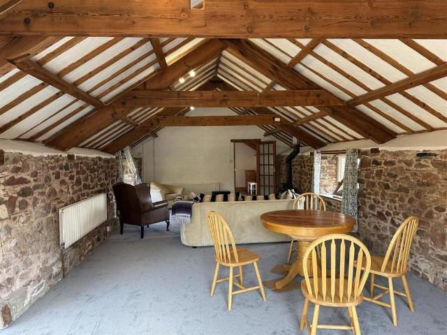 1 bedroom barn conversion to rent