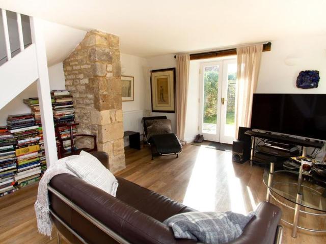 1 bedroom barn conversion to rent
