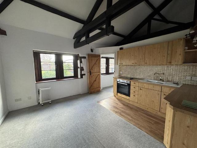 1 bedroom barn conversion to rent