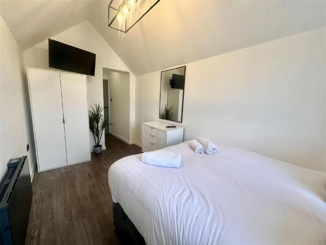 1 bedroom barn conversion to rent