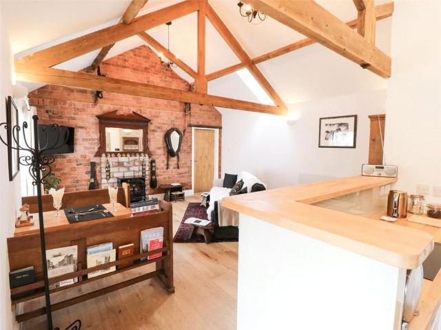 1 bedroom barn conversion to rent