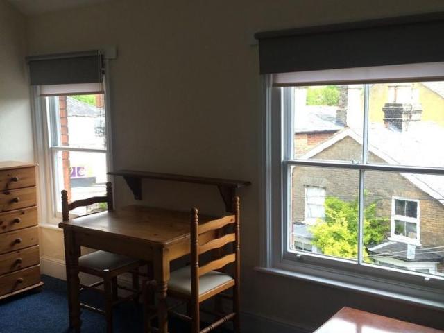 1 bedroom barn conversion to rent