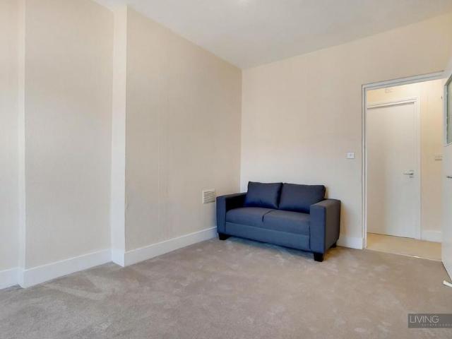 1 bedroom barn conversion to rent