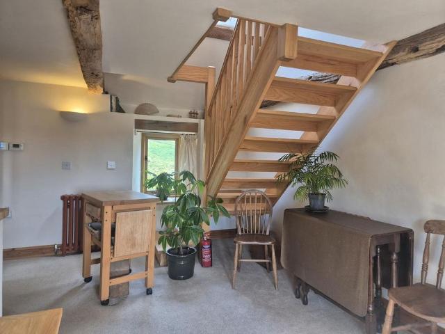 1 bedroom barn conversion to rent