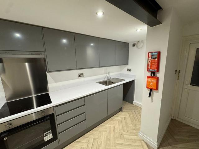 1 Bedroom Basement Flat Whalley Range