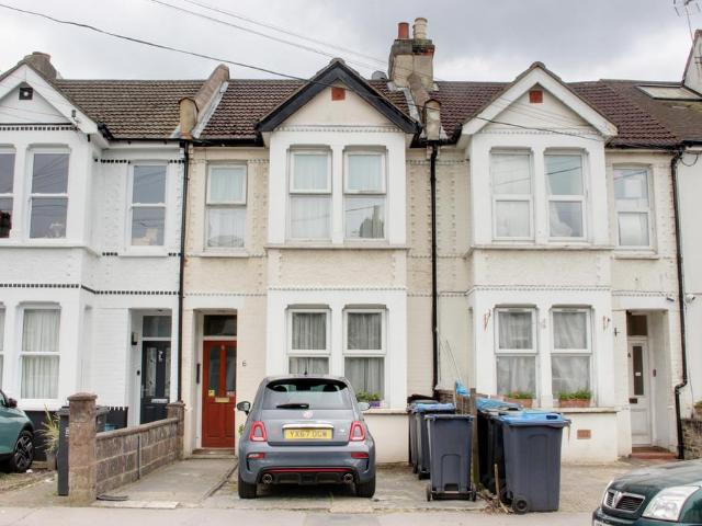 1 bedroom bedsit to rent
