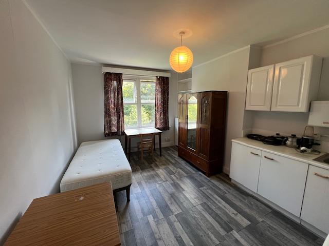 1 bedroom bedsit to rent