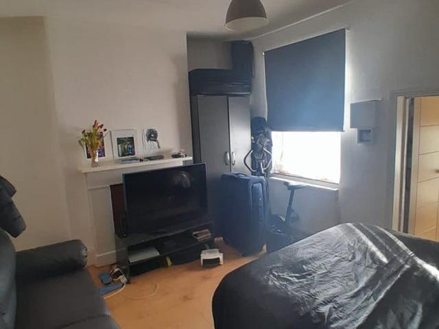 1 bedroom bedsit to rent