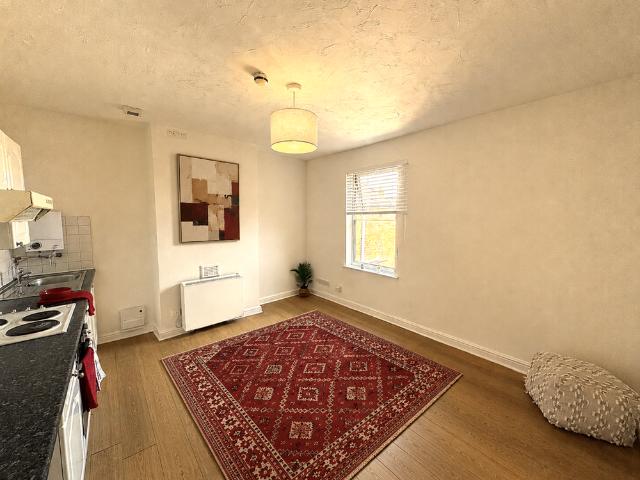 1 bedroom bedsit to rent