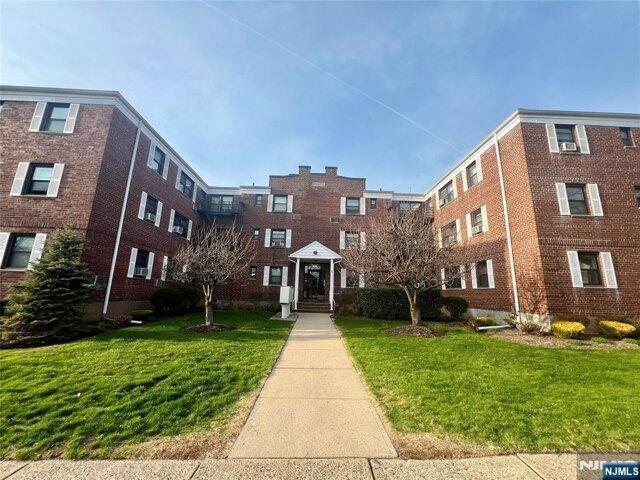 1 bedroom, Bergenfield NJ 07621 LS101859454