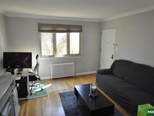1 bedroom, Bergenfield NJ 07621 LS102213146