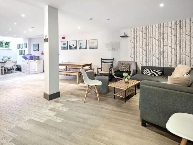 1 bedroom block of apartments to rent