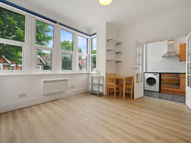 1 bedroom block of apartments to rent