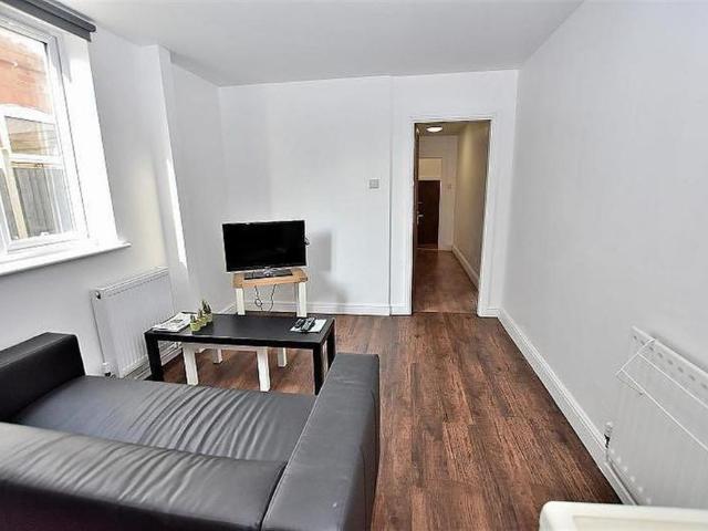 1 bedroom block of apartments to rent