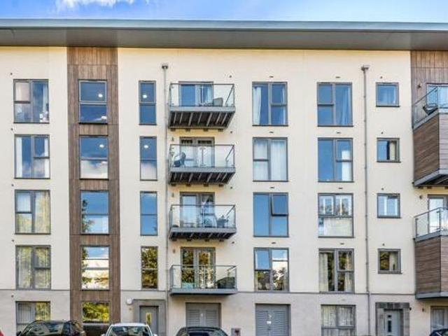 1 Bedroom Block Of Apartments For Sale In Berkshire