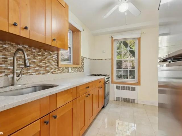 1 bedroom, Briarwood NY 102245908