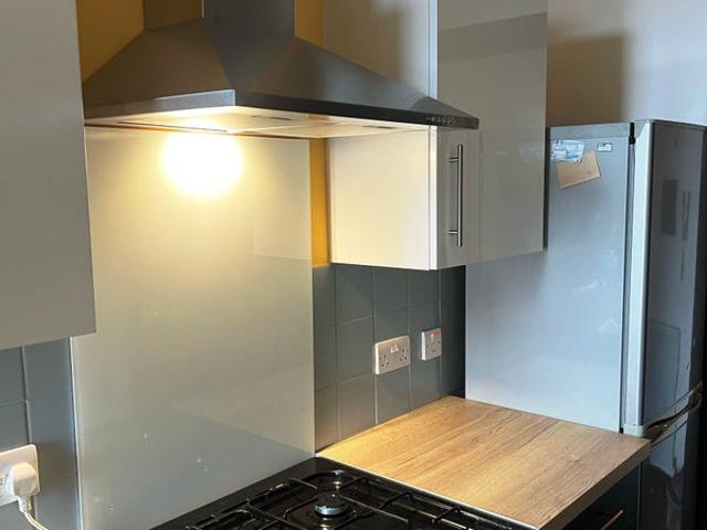 1 Bedroom Bright Spacious Flat for Rent
