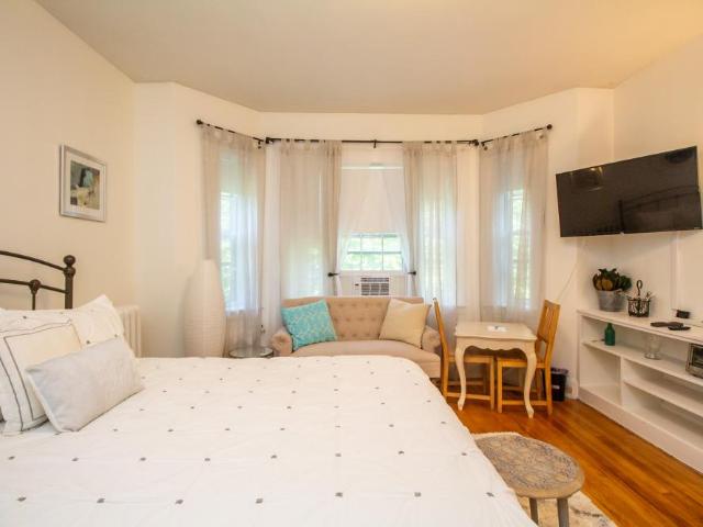 1 bedroom, Brookline MA 02446 84442752