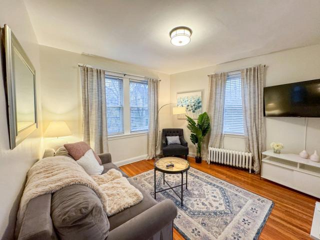 1 bedroom, Brookline Brookline 02446 5434 78275716