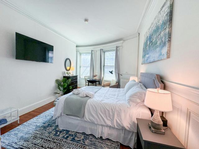 1 bedroom, Brookline Brookline 02446 86052199