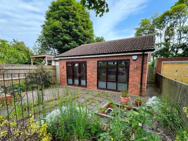 1 Bedroom Bungalow