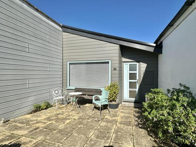 1 Bedroom Bungalow Cornwell Oxfordshire 99926277