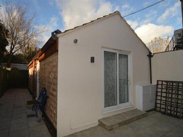 1 bedroom bungalow for rent in Hatfield Road, St Albans, AL1
