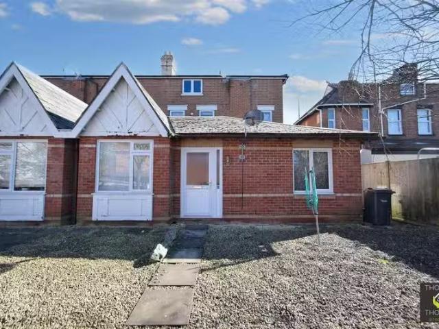 1 bedroom bungalow for rent in Park End Road, Gloucester, GL1