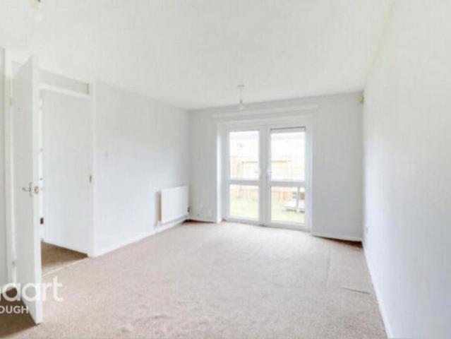 1 bedroom bungalow for rent in Pennine Road, Slough, SL2
