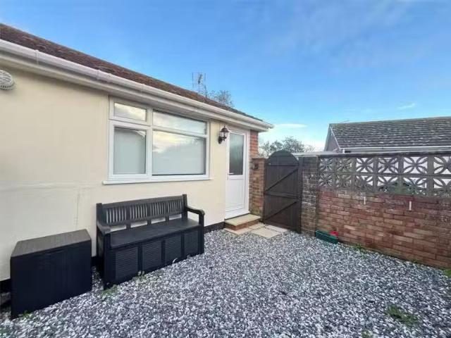1 bedroom bungalow for rent in Riverside, Rope Walk, Littleham.