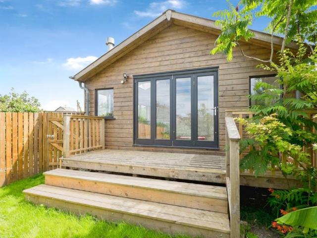 1 bedroom bungalow for sale