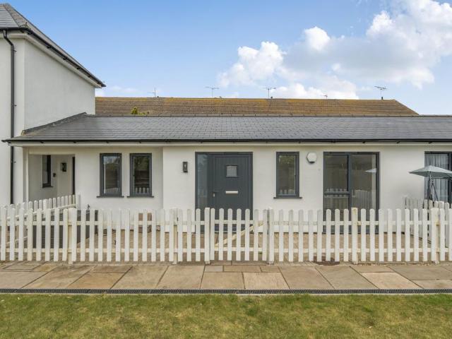 1 bedroom bungalow for sale