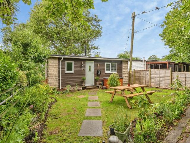 1 bedroom bungalow for sale