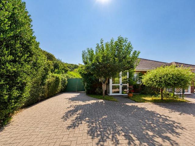1 bedroom bungalow for sale