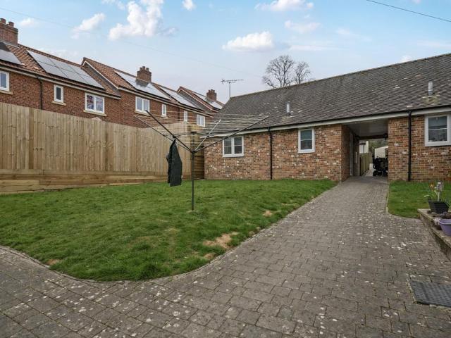 1 bedroom bungalow for sale