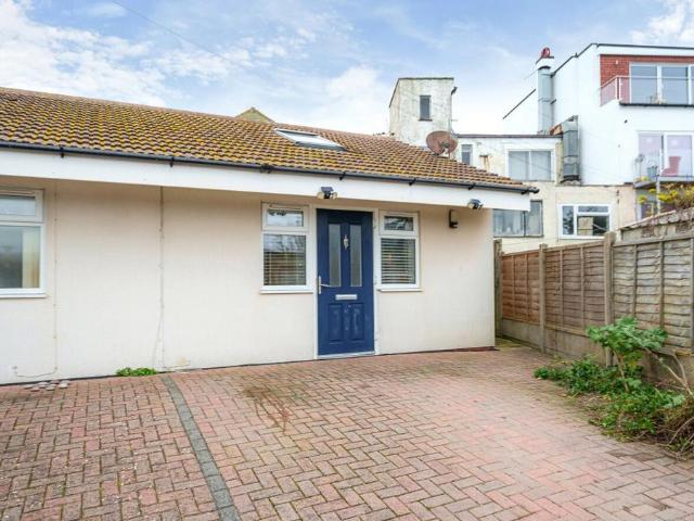1 bedroom bungalow for sale