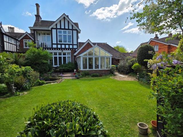 1 bedroom bungalow for sale