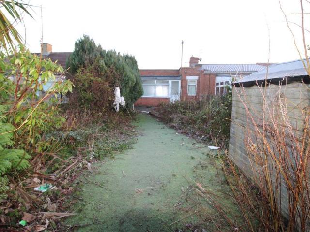 1 bedroom terraced bungalow for sale