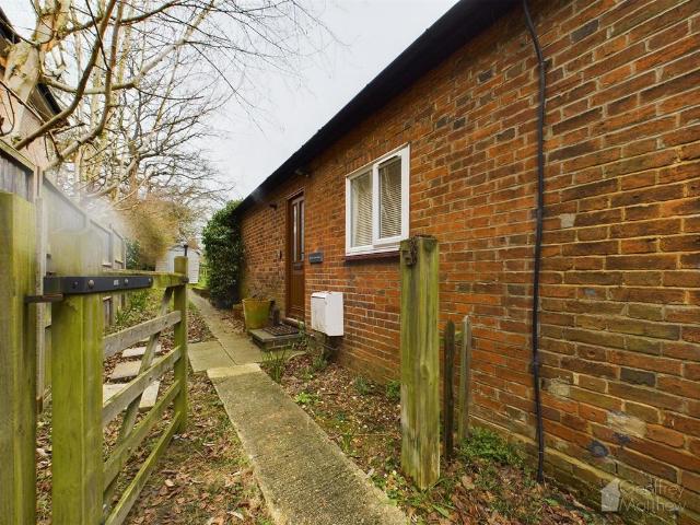 1 bedroom bungalow for sale