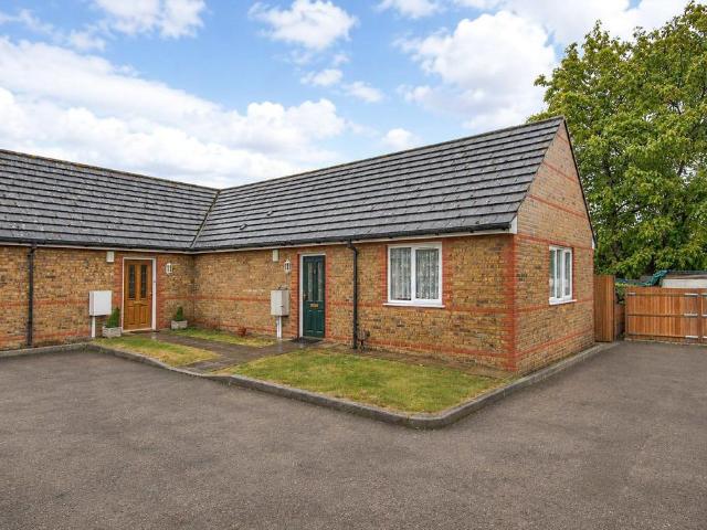 1 bedroom bungalow for sale