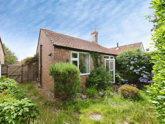 1 bedroom bungalow for sale