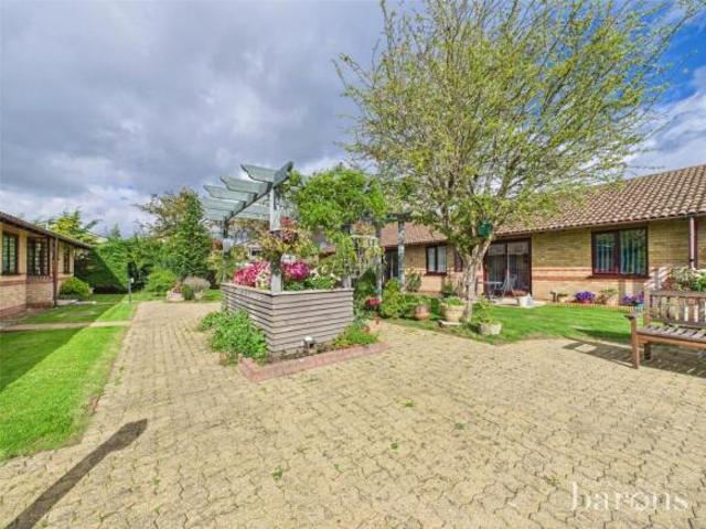 1 bedroom bungalow for sale in Kendal Gardens, Basingstoke, Hampshire, RG22