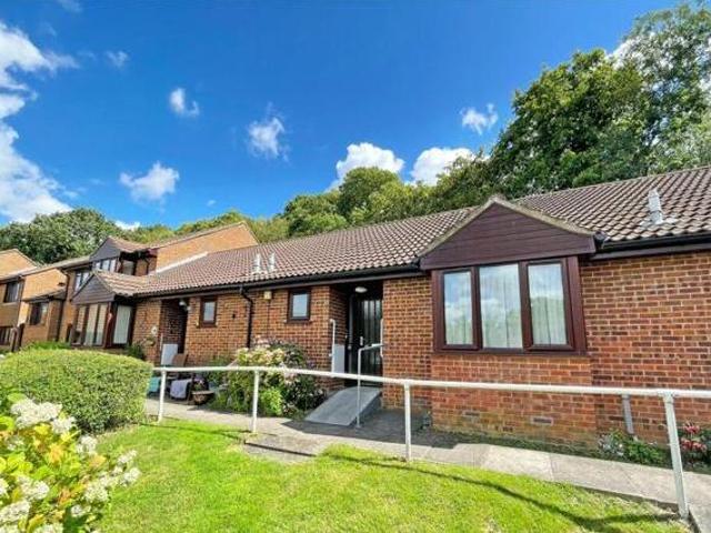 1 Bedroom Bungalow For Sale In Hempstead, Gillingham