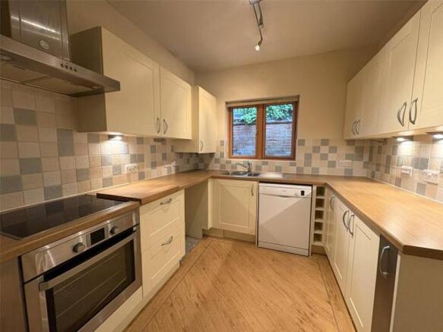 1 bedroom bungalow for sale in Muchall Road, Penn, Wolverhampton, West Midlands, WV4